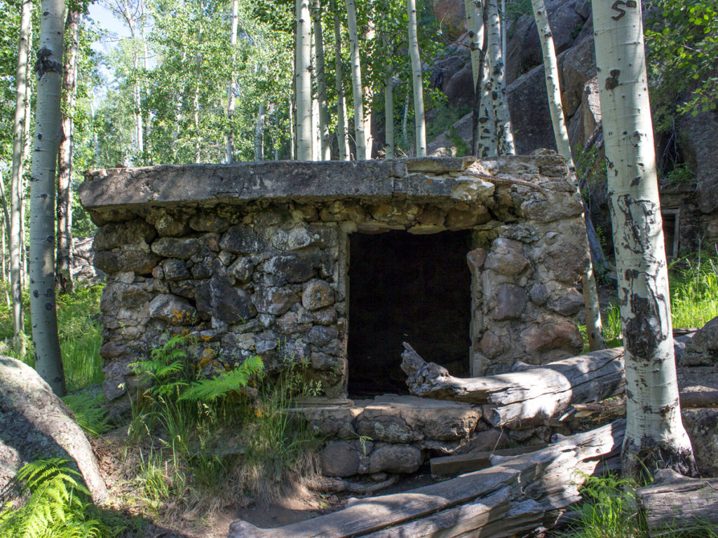 Flagstaff, AZ's Easy Veit Springs Hiking Loop: History Ruins & Pictographs